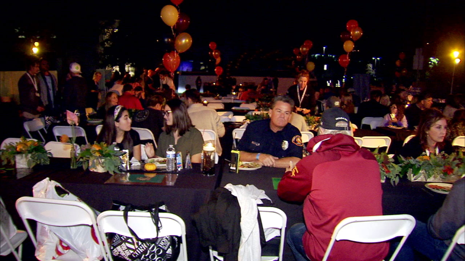 Woolsey Fire: Special Thanksgiving dinner held for fire, Borderline ...