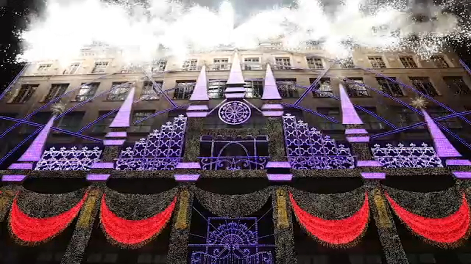Saks Fifth Avenue unveils dazzling Broadway-theme holiday windows | In ...