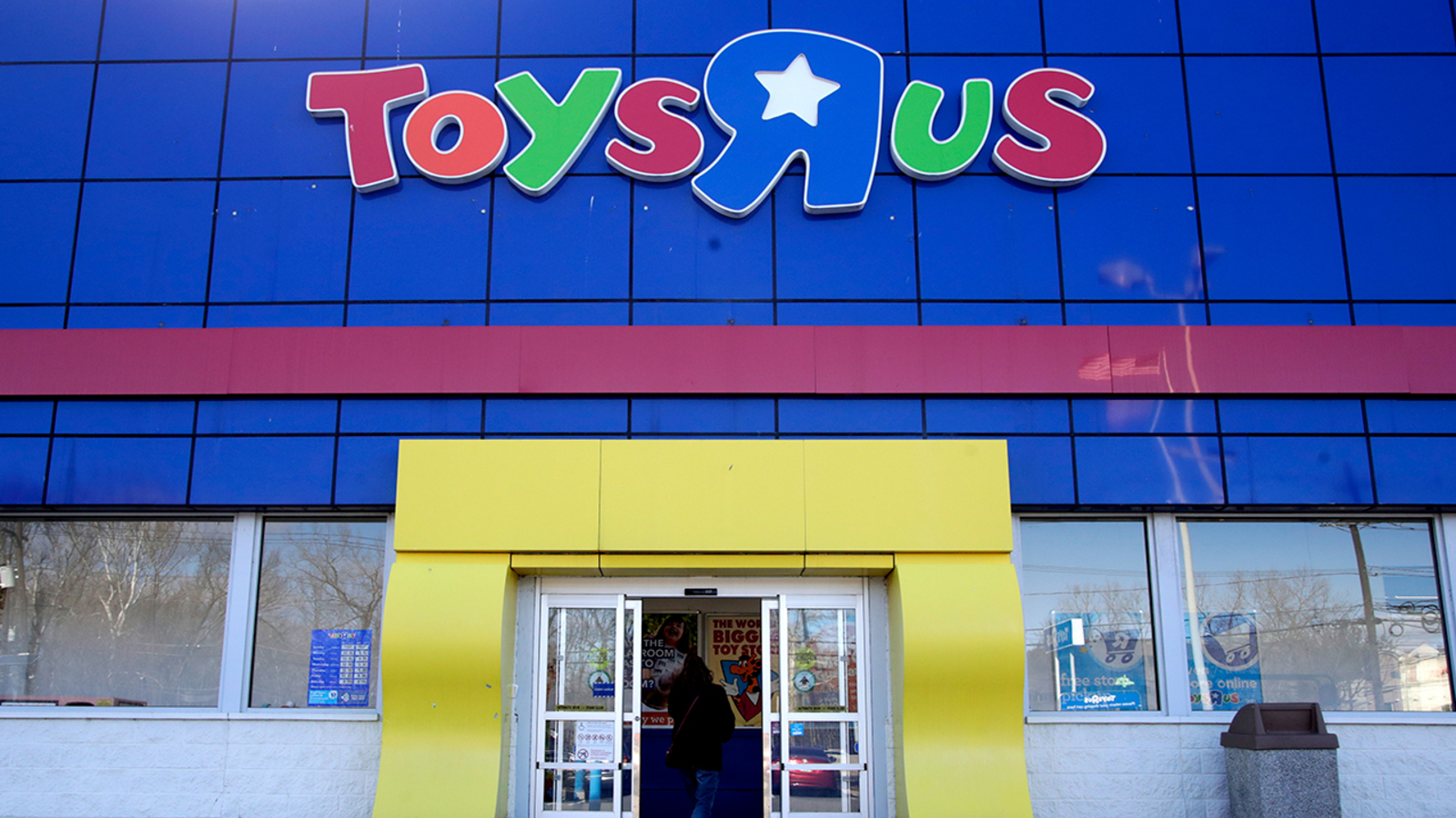 Former Toys R Us workers to get $20 million in hardship fund - ABC7 New ...
