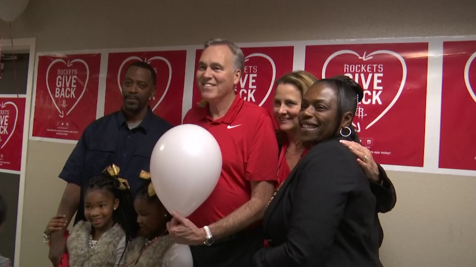 Mike D'Antoni, Rockets head coach, and wife Laurel give back to those ...