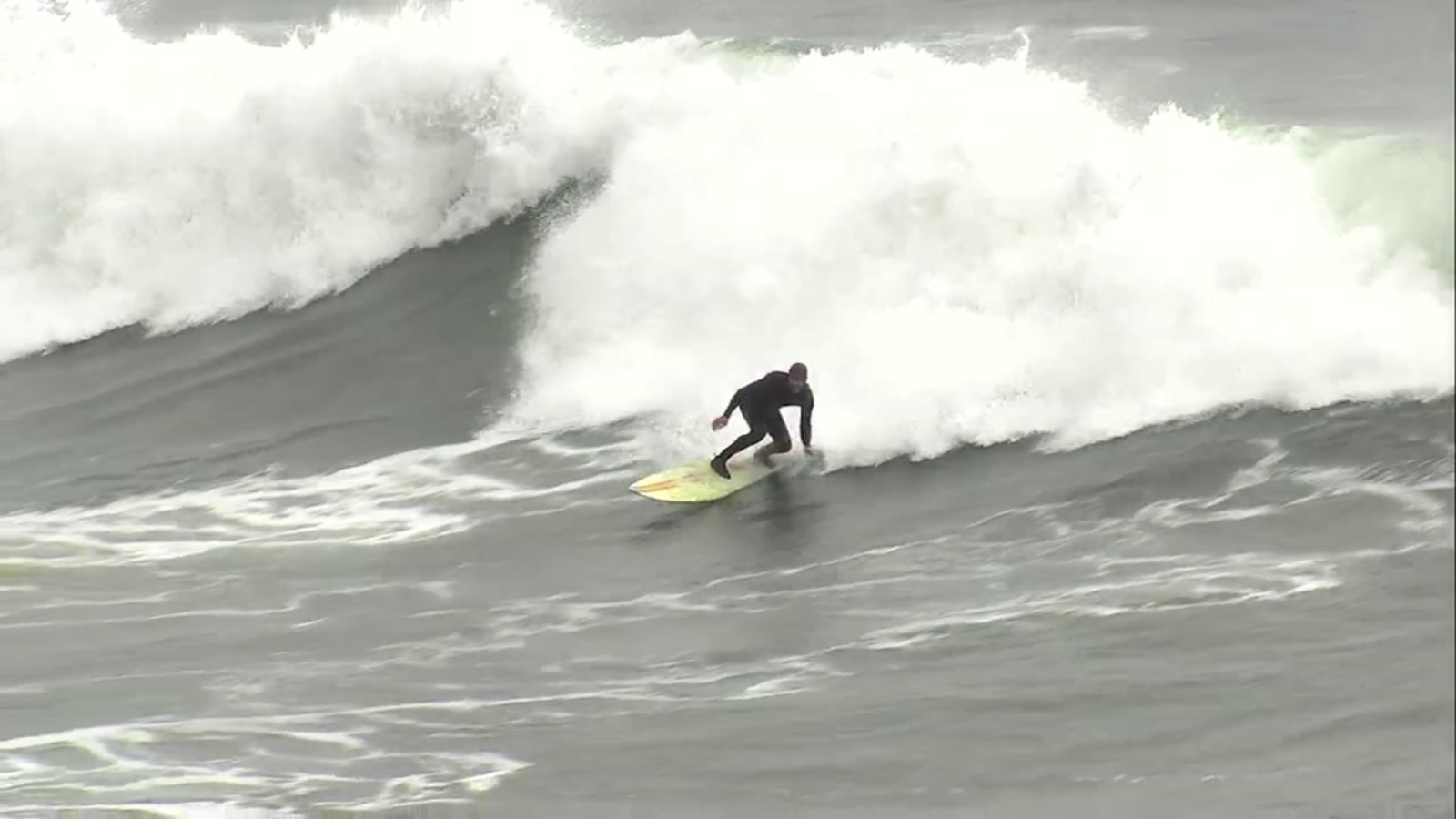 Santa Cruz surfers loving the waves as storm moves in - ABC7 San Francisco
