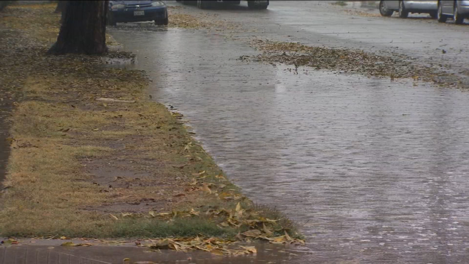 Steady downpour causes hubcap high flooding in parts of Fresno - ABC30 ...