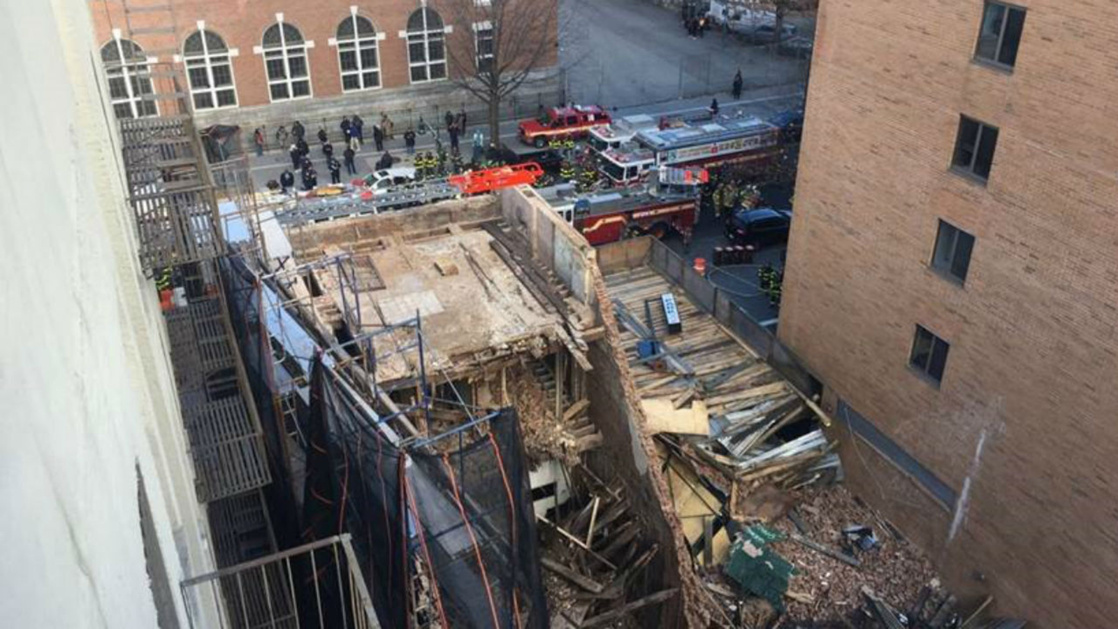 1 injured when 3-story Harlem, Manhattan, church collapses - ABC7 New York