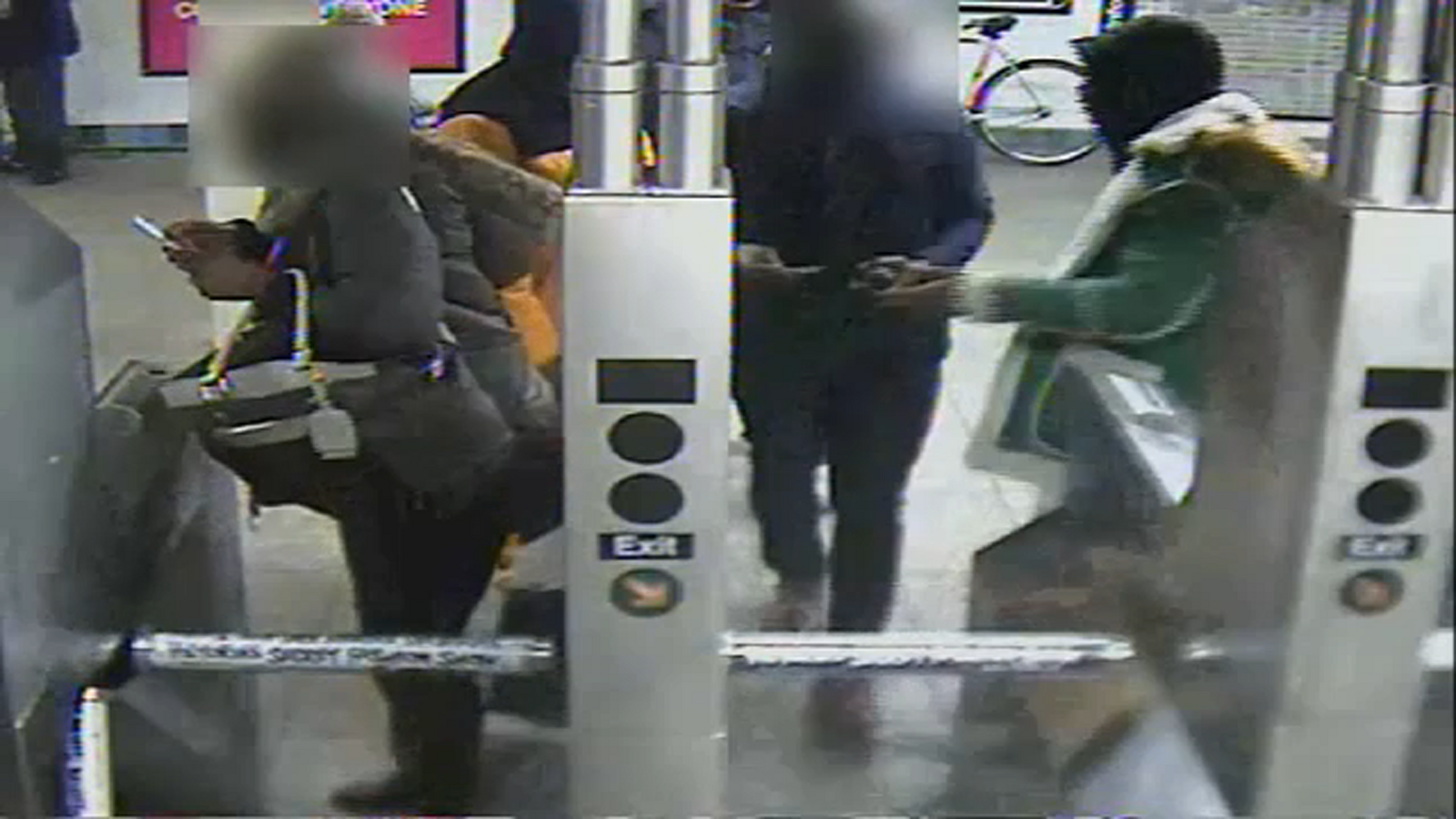 5 suspects wanted in violent Times Square subway station robbery - ABC7 ...
