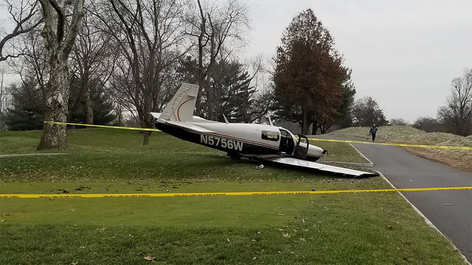 Small plane makes emergency landing on golf course in Paramus, New ...