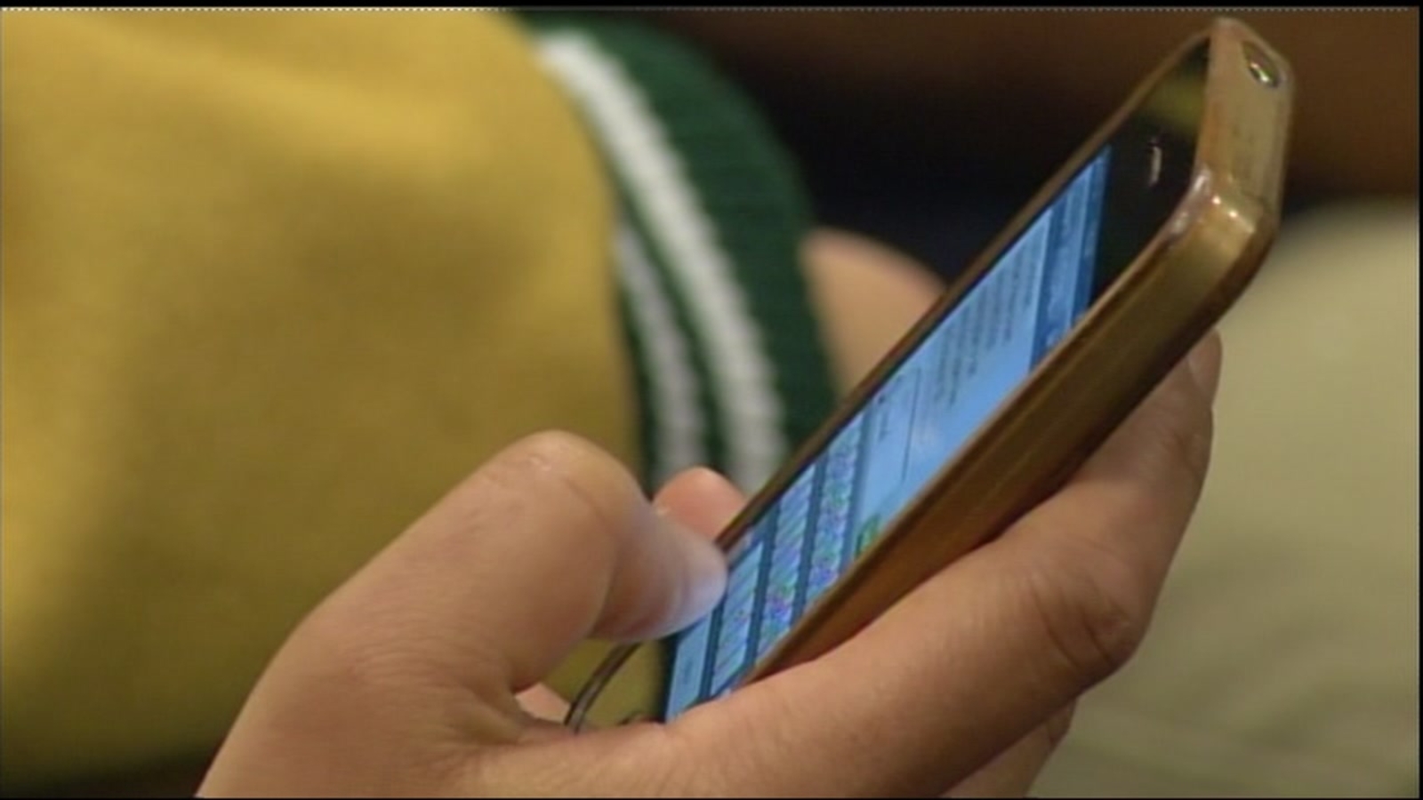 Schools say cellphone bans caused by parents' texting - ABC7 Los Angeles