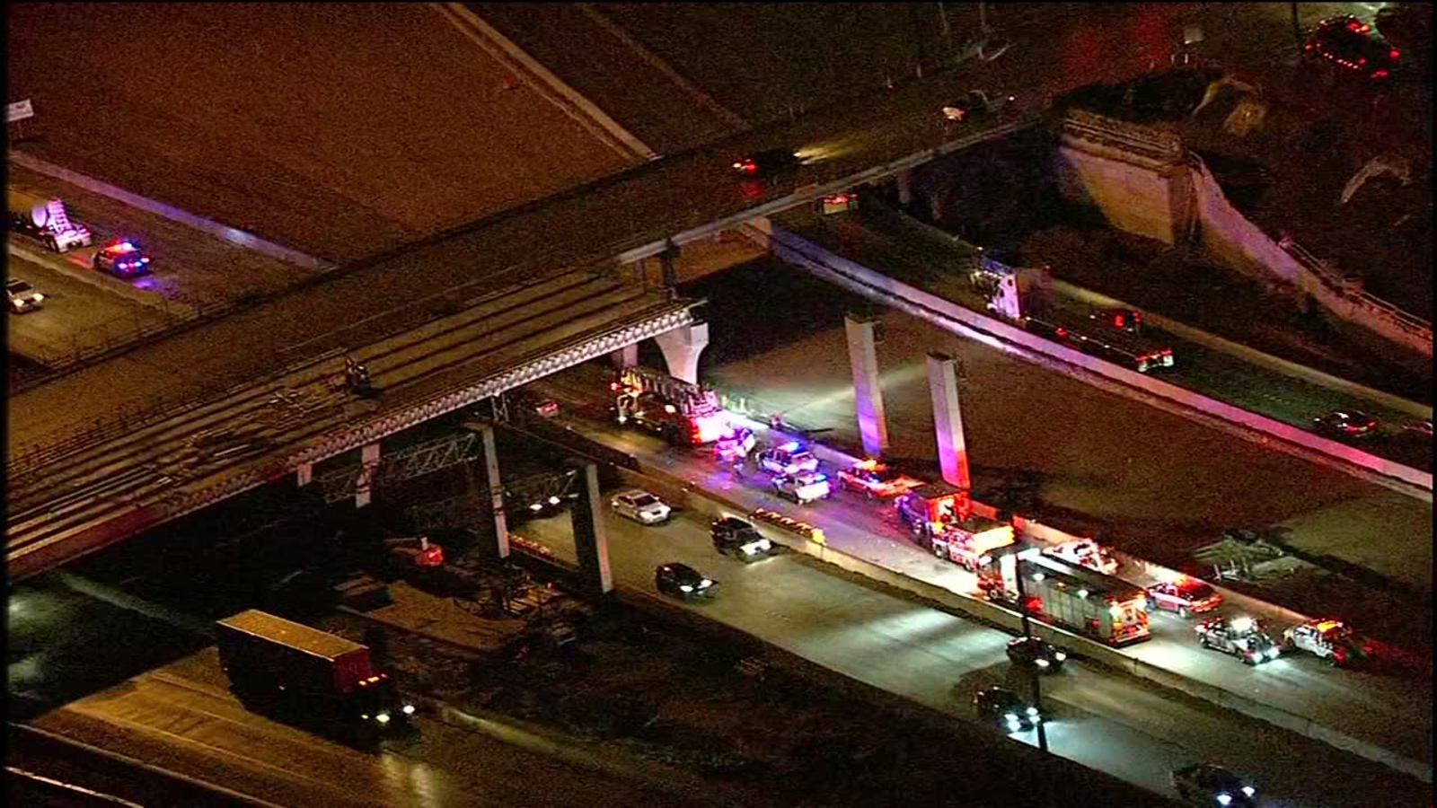 Crash shuts down outbound lanes of Highway 288 - ABC13 Houston