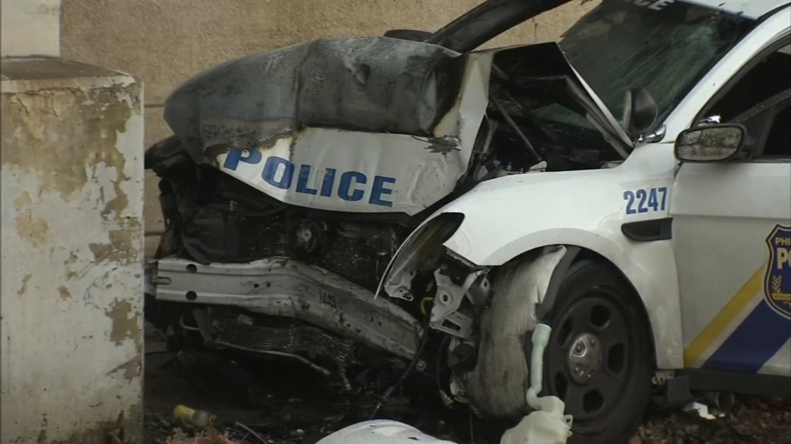 Philadelphia police officer seriously injured in crash - 6abc Philadelphia