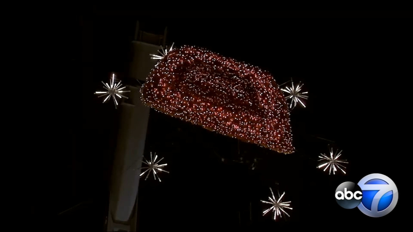 Whiting hosts giant NYE pierogi drop - ABC7 Chicago