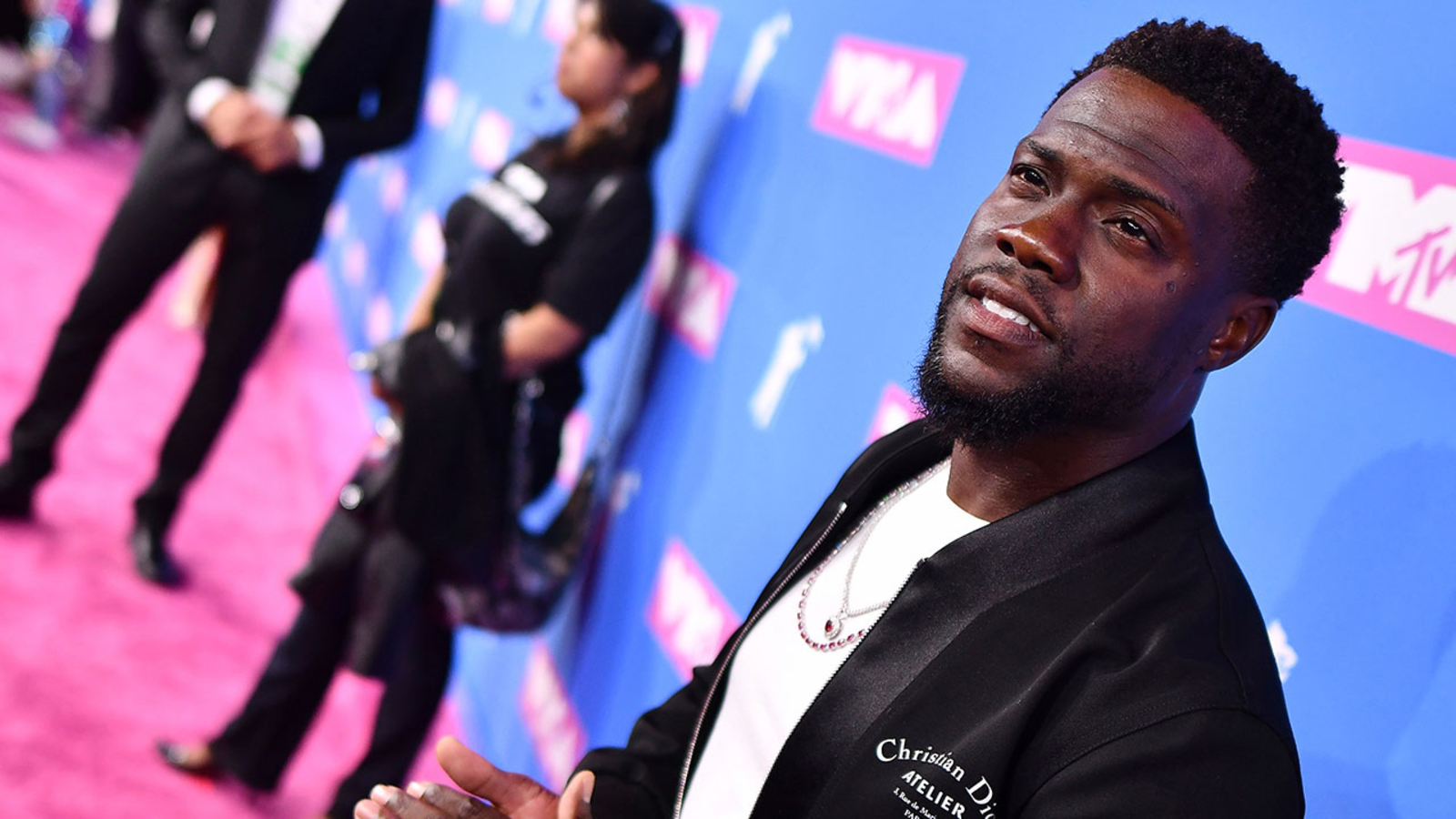 Kevin Hart apologizes again amid Oscars hosting conversation - ABC7 Los ...
