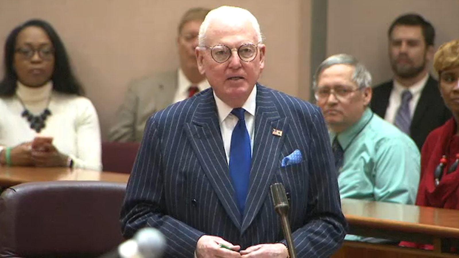 Chicago police union defends decision to endorse embattled Ald. Burke ...