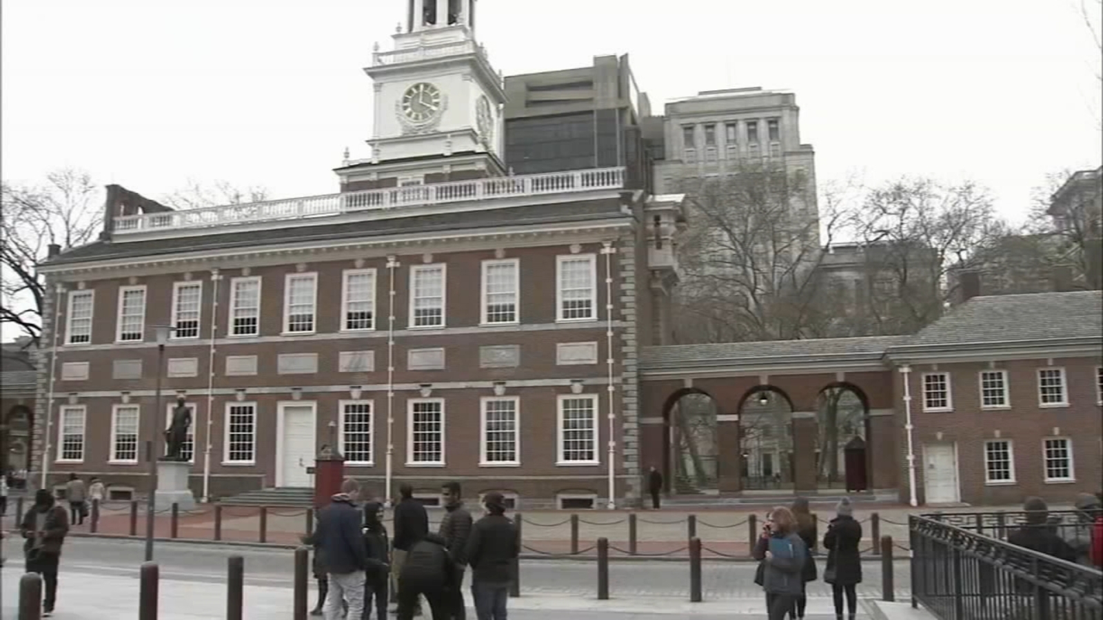 Federal workers return to work, government shutdown ends for now - 6abc ...