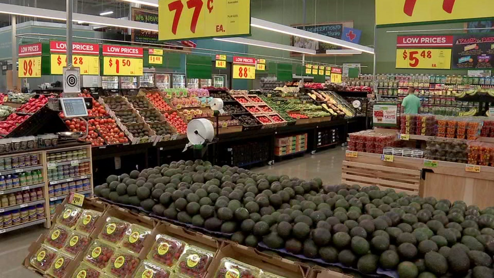 Two-story H-E-B opens in the Heights - ABC13 Houston