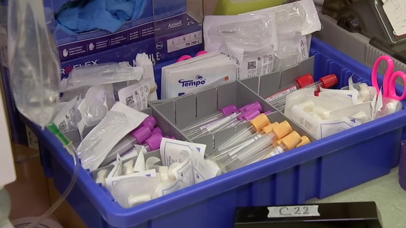 Houston police hold blood drive after 5 officers injured in shootout ...