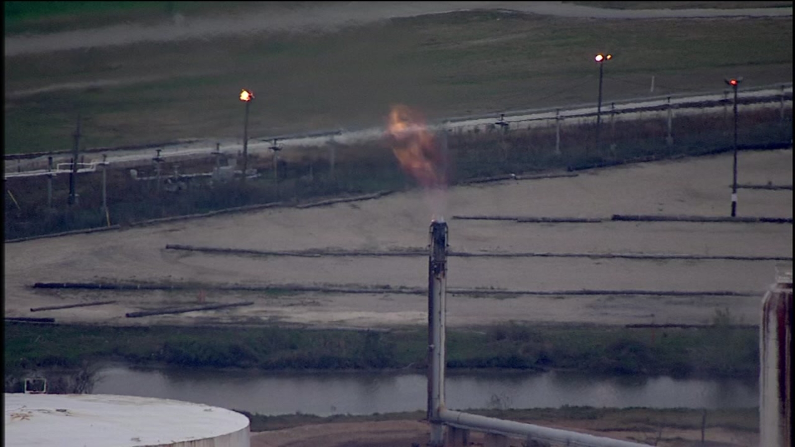 Unplanned smoke and flaring at Shell in Deer Park - ABC13 Houston