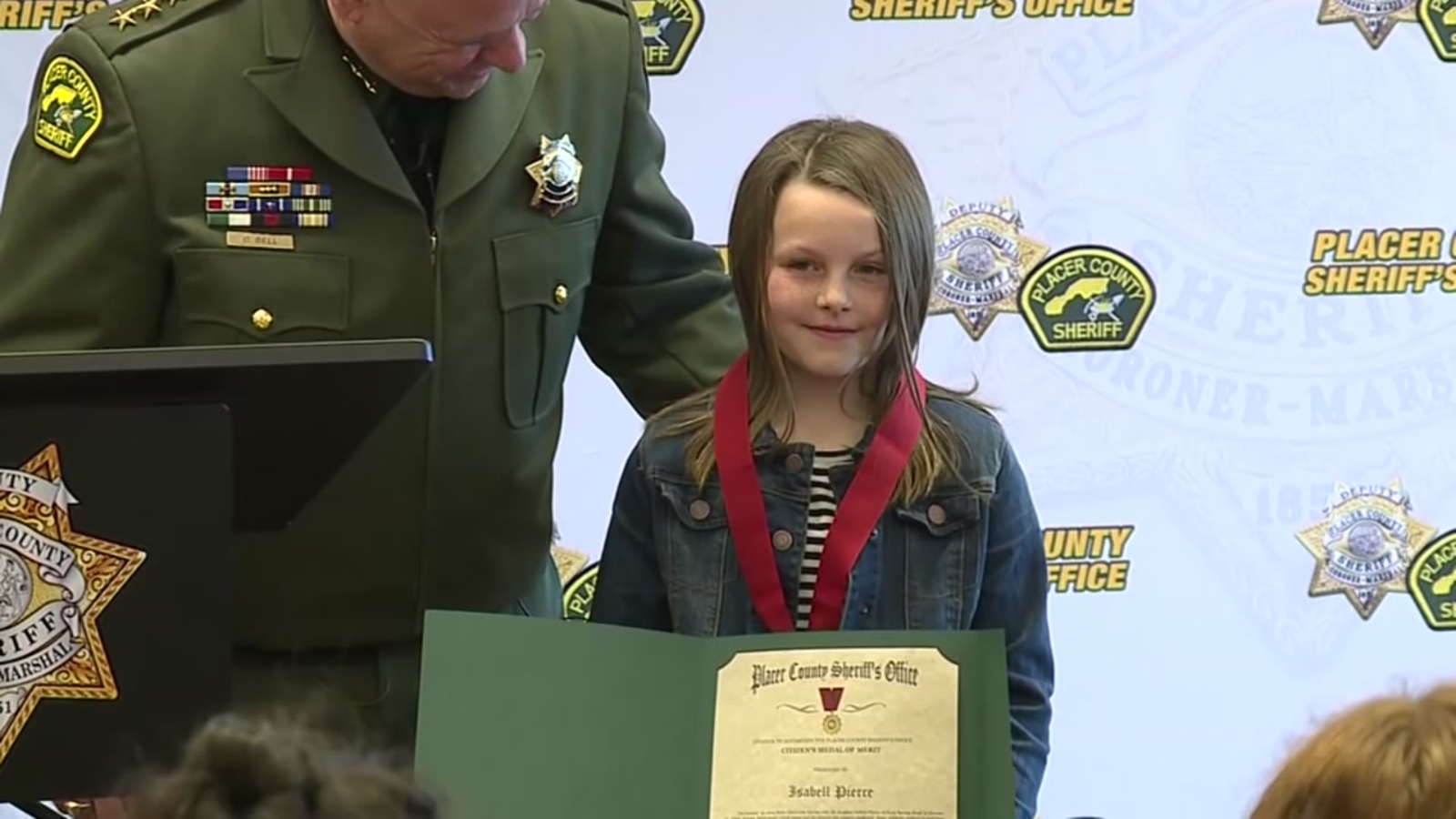 Isabell Pierce awarded for saving her dad's life after random shooting ...