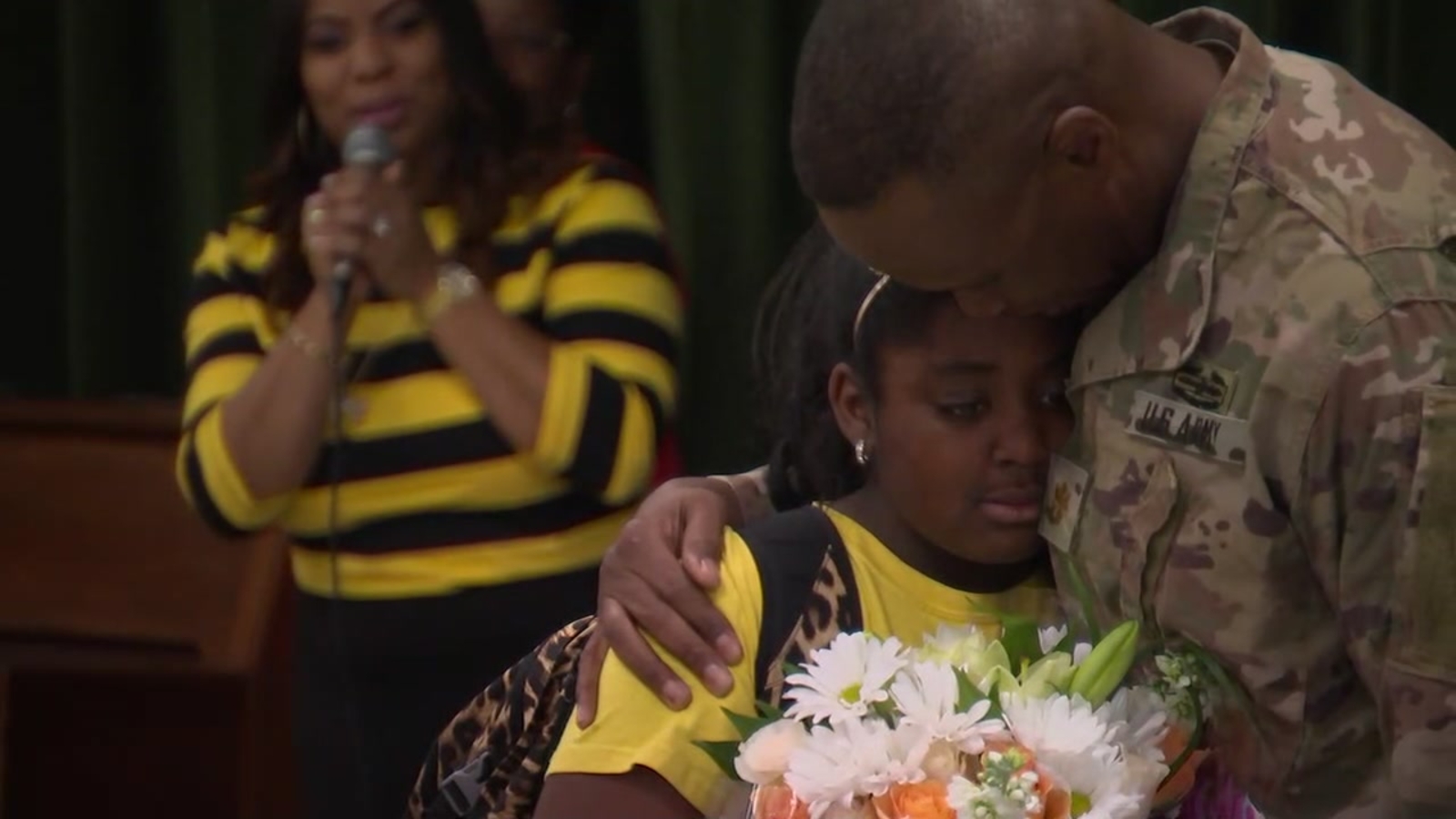 Fort Bragg soldier surprises daughter at Howard Hall Elementary School ...