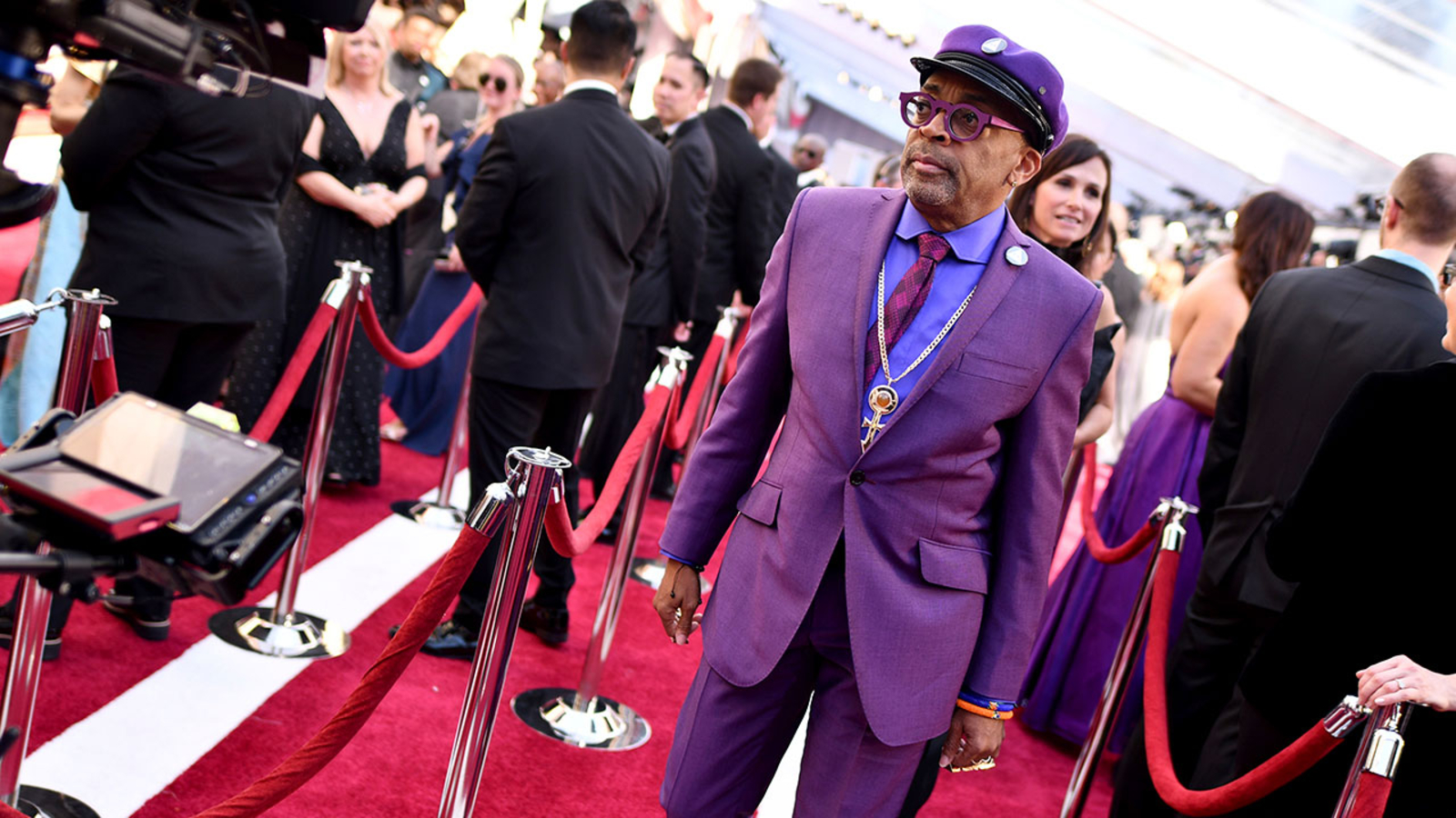Spike Lee pays Prince tribute in purple on Oscars 2019 red carpet ...