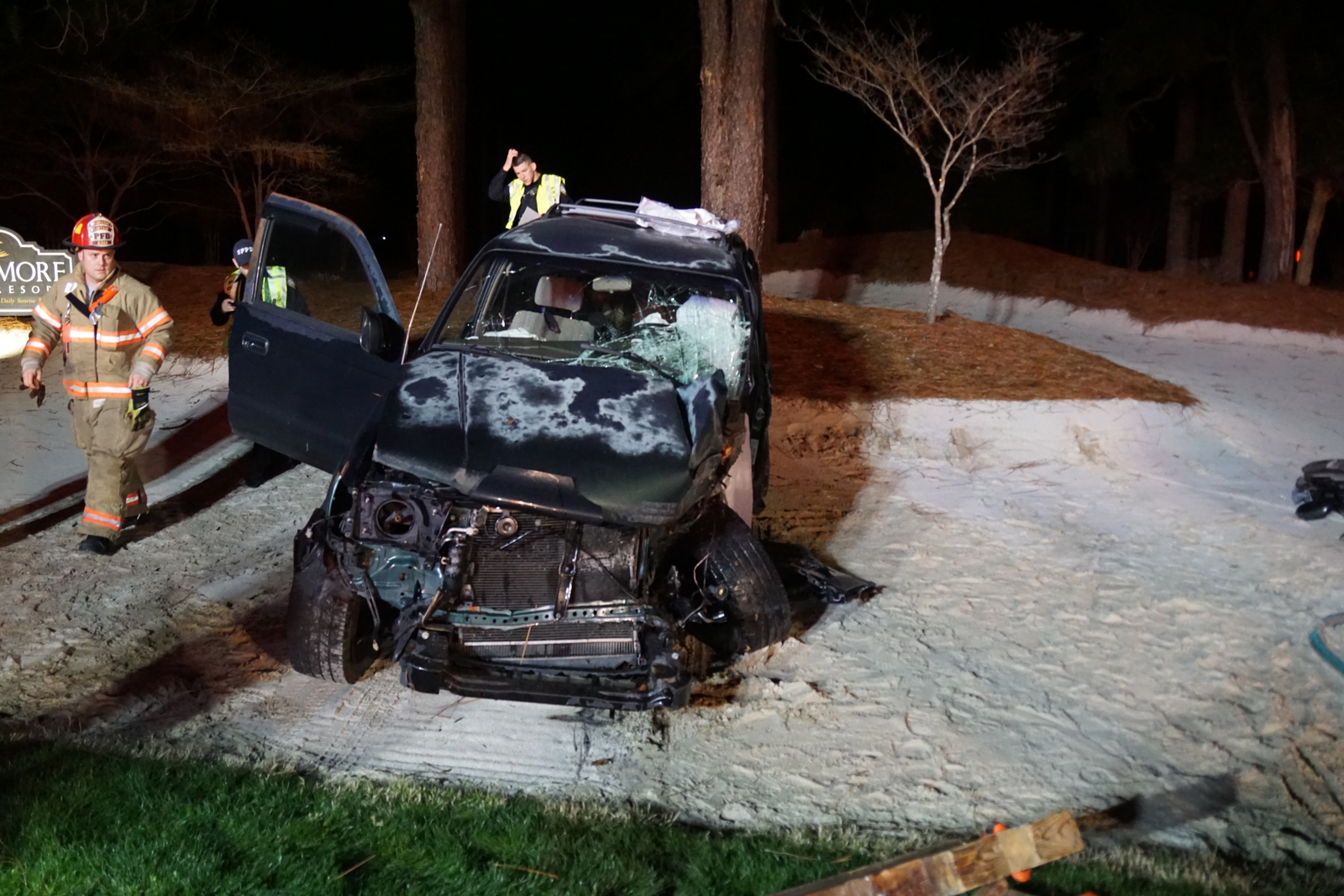 Car ends up in golf course sand trap following crash - ABC11 Raleigh-Durham
