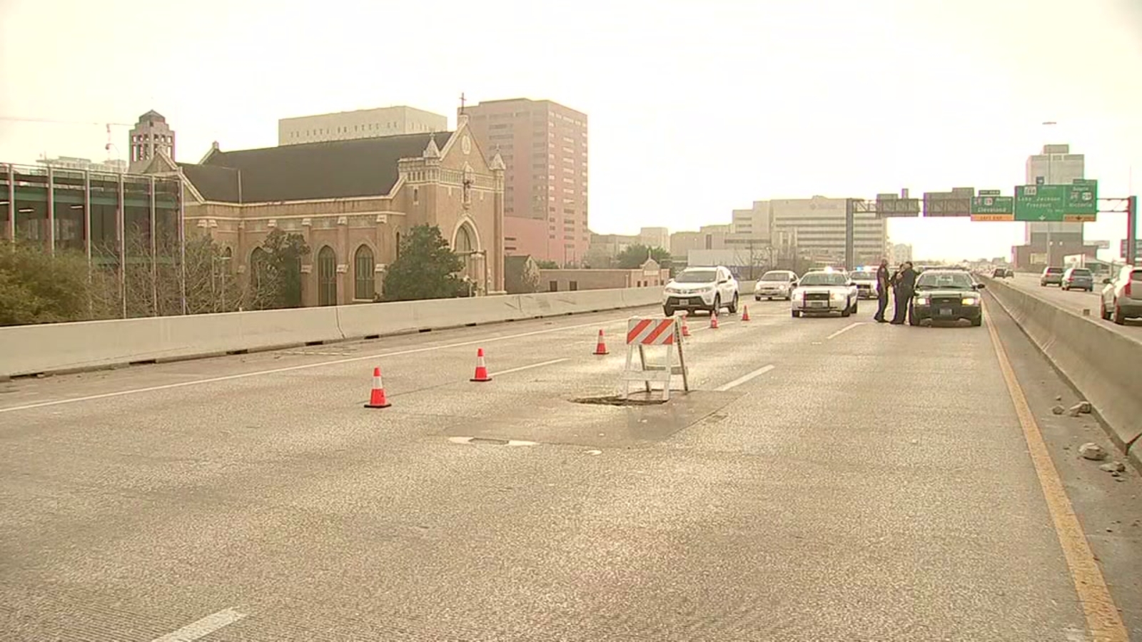 I-45 near downtown reopened after emergency pothole repair - ABC13 Houston
