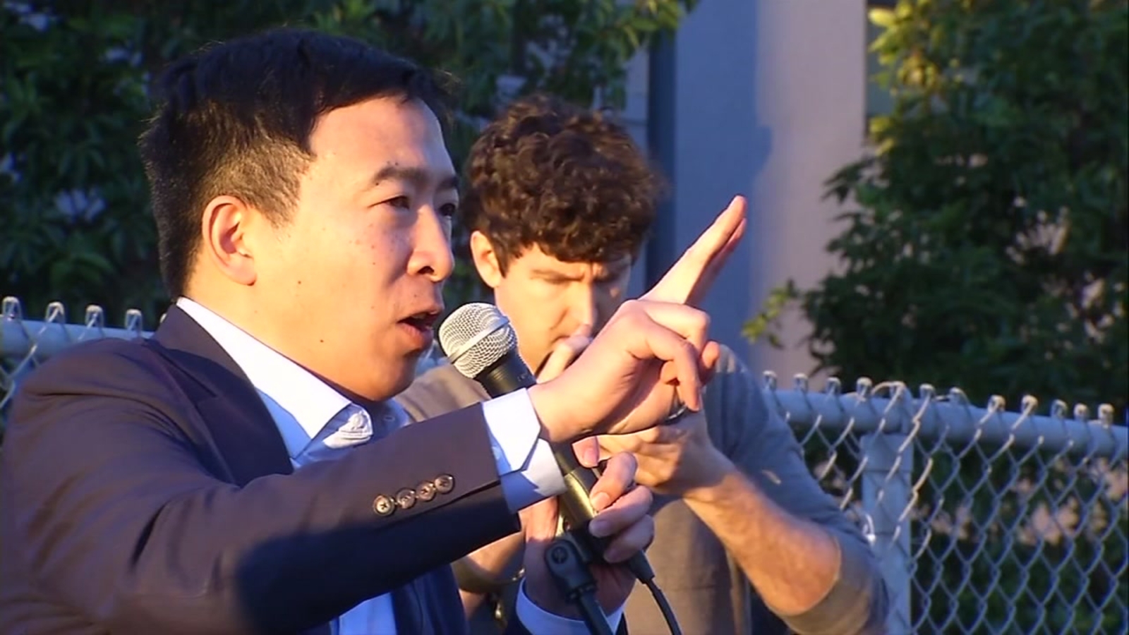 Presidential hopeful Andrew Yang rallies in San Francisco - ABC7 San ... Presidential hopeful Andrew Yang rallies in San Francisco - ABC7 San ...