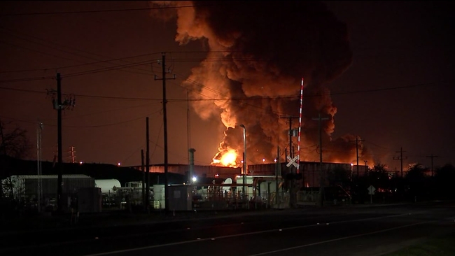 Deer Park Fire: 4 tanks still burning as smoke lifts from ITC for 3rd ...