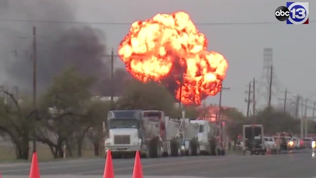 Deer Park Fire: 4 tanks still burning as smoke lifts from ITC for 3rd ...