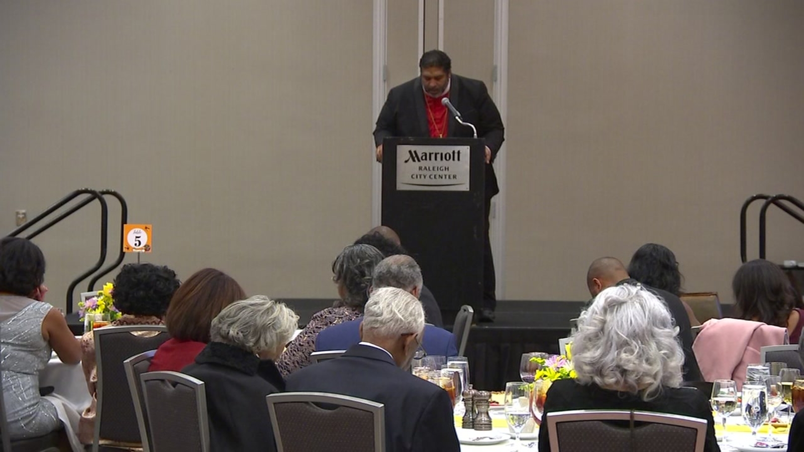 Hundreds Celebrate Ambrose Episcopal Churchs 150th Anniversary In Raleigh Abc11 Raleigh Durham 