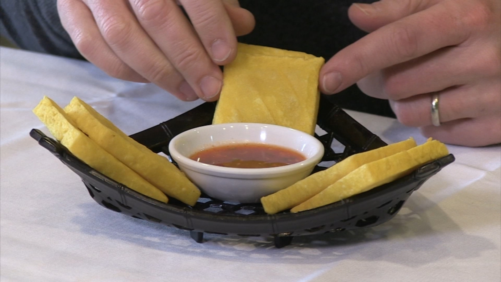 Extra Course: 'Fried tofu' at Pa Lian - ABC13 Houston
