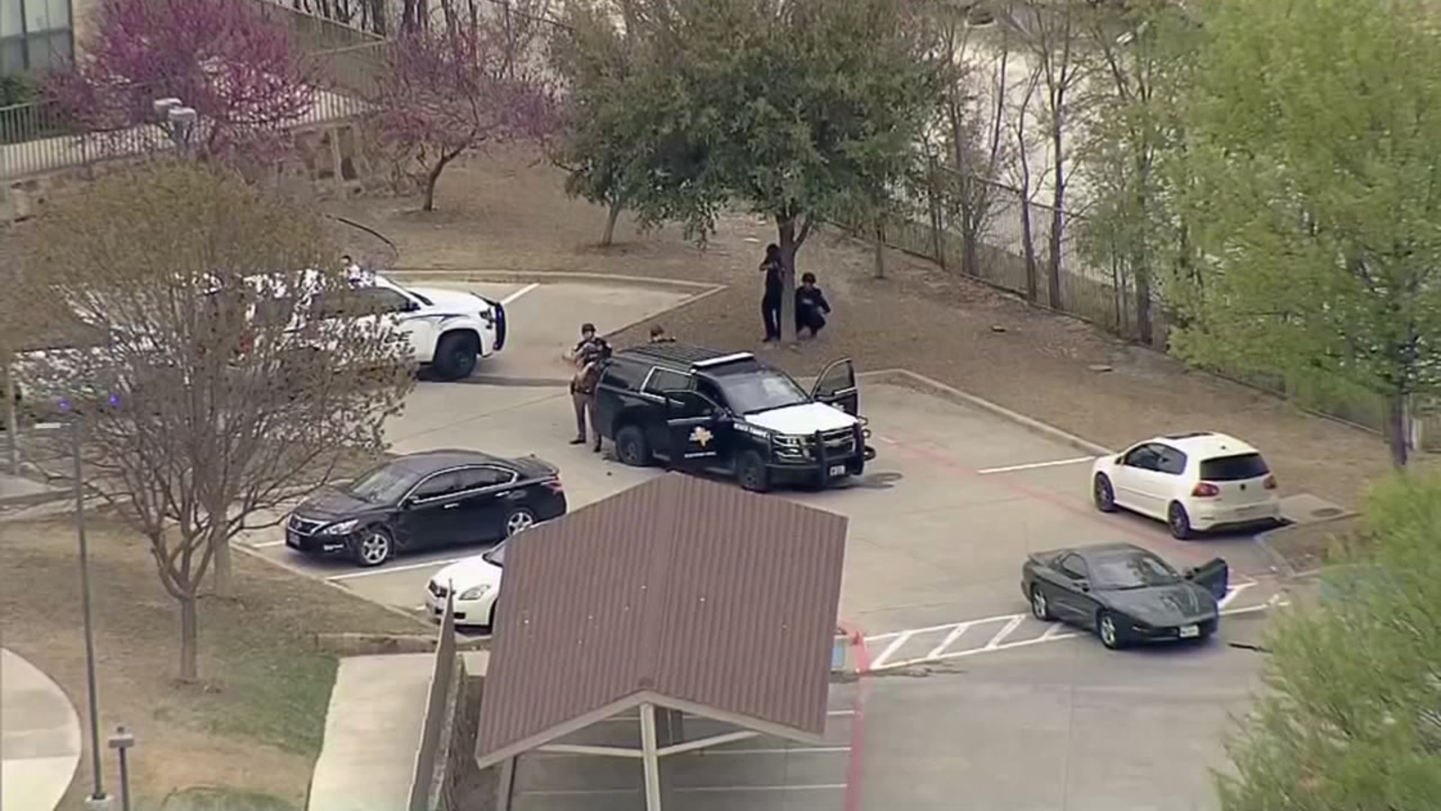 Gunman in custody following shooting of Texas state trooper - ABC13 Houston