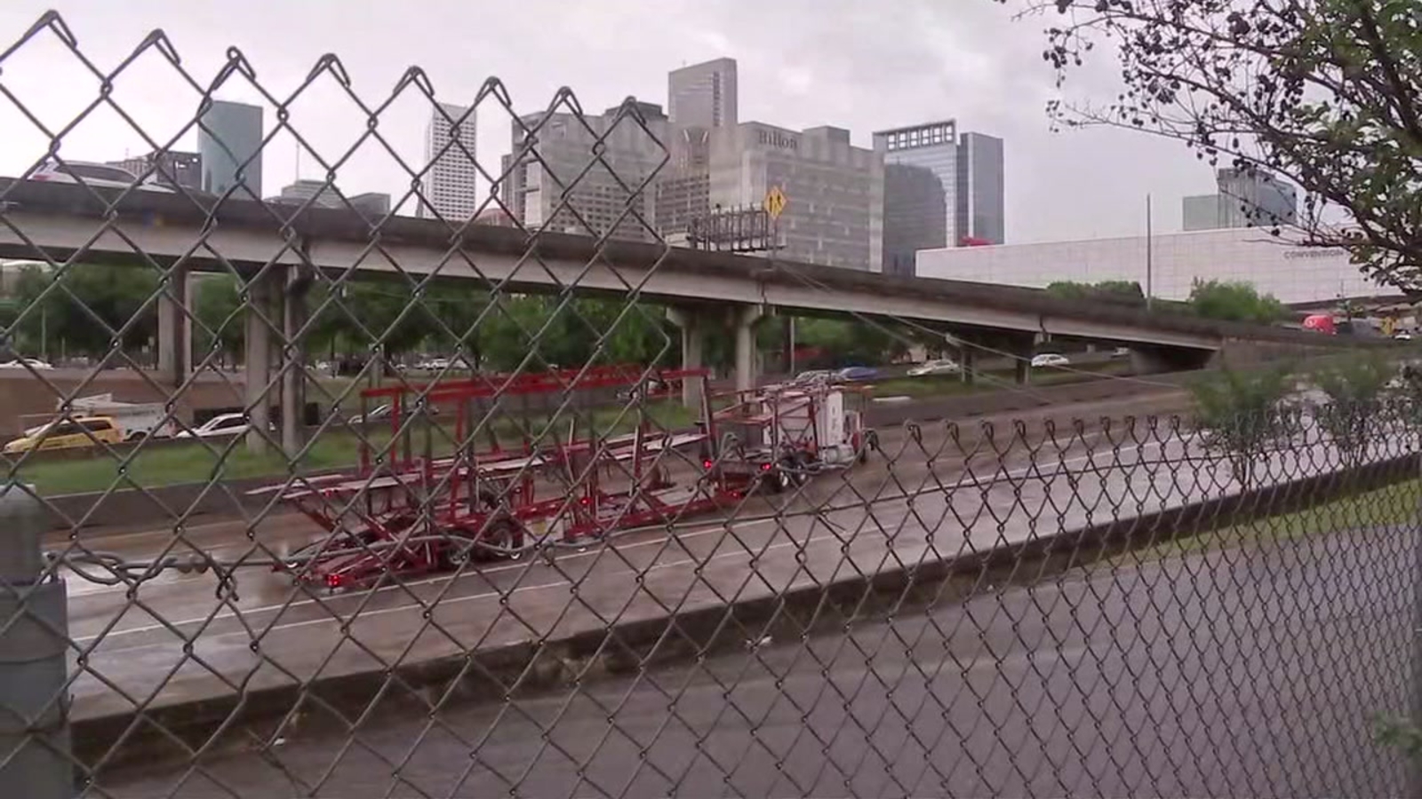 Roadways cleared from downed power lines at 59NB and Polk - ABC13 Houston
