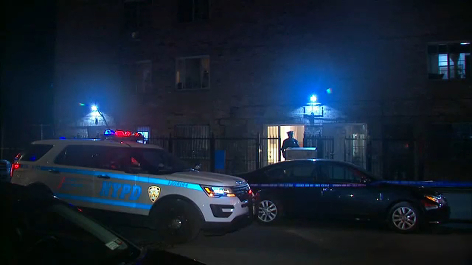 Police: Man walked into precinct, said he murdered girlfriend in Bronx ...