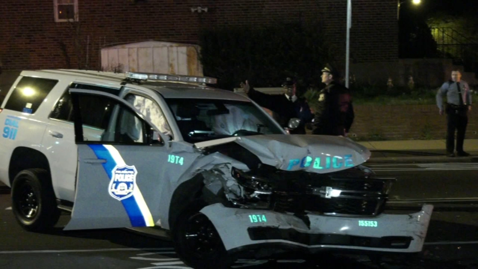 Philadelphia police officer injured in head-on crash - 6abc Philadelphia