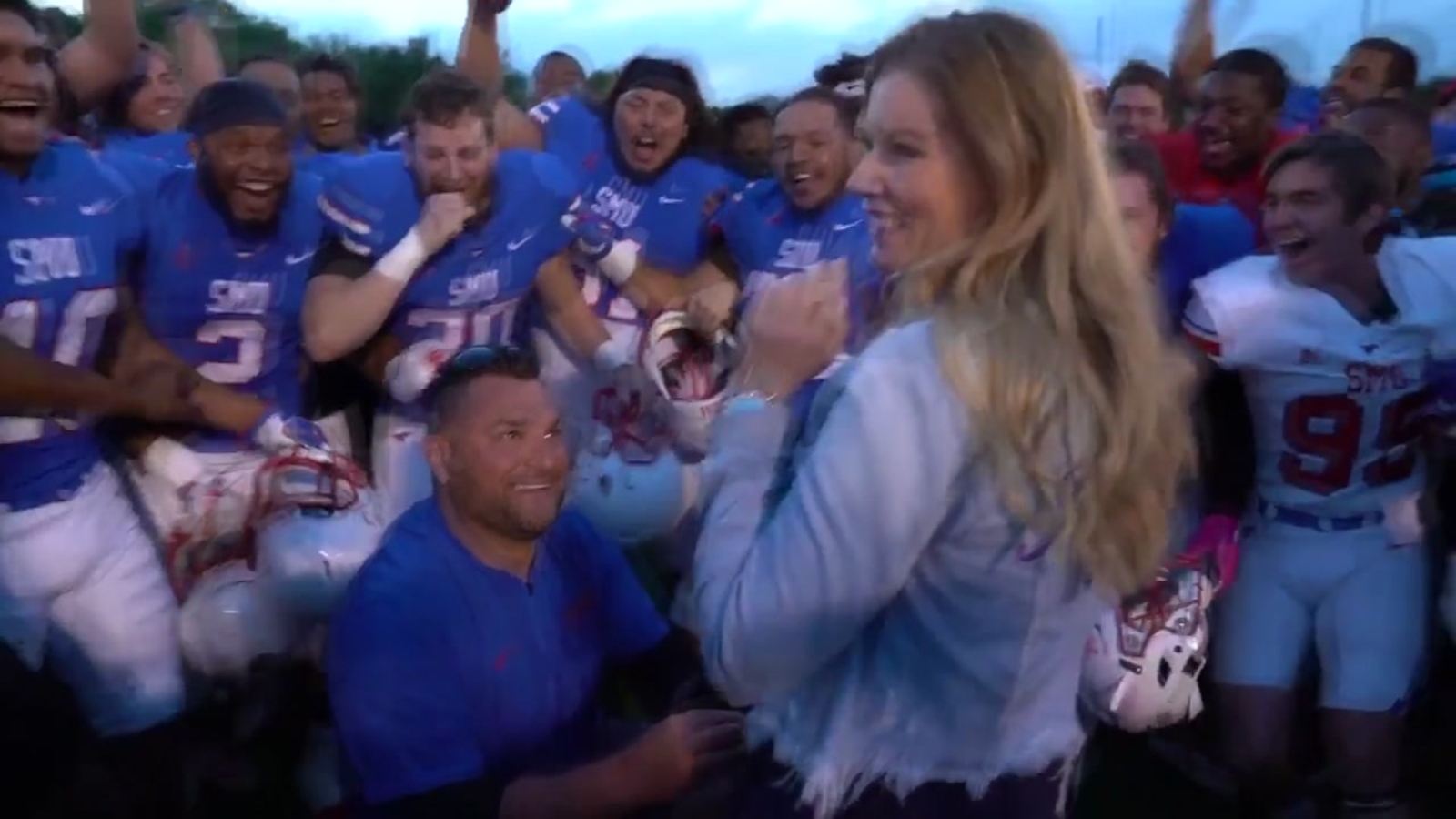 VIDEO: SMU football team celebrates heartfelt proposal - ABC13 Houston