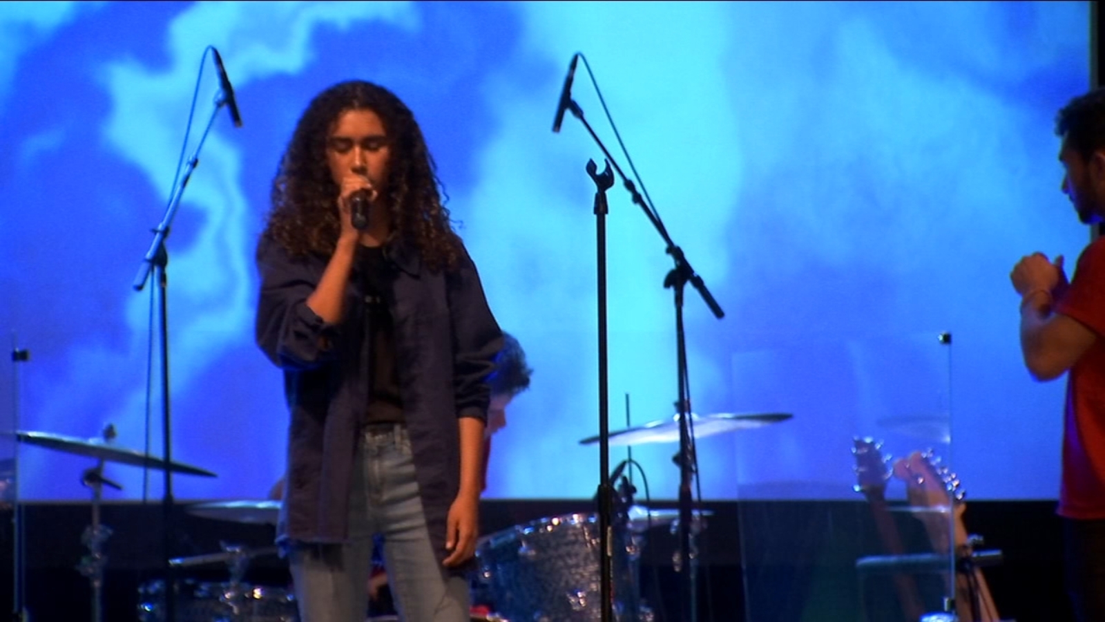 Hundreds of students spend Spring Break volunteering to serve others ...