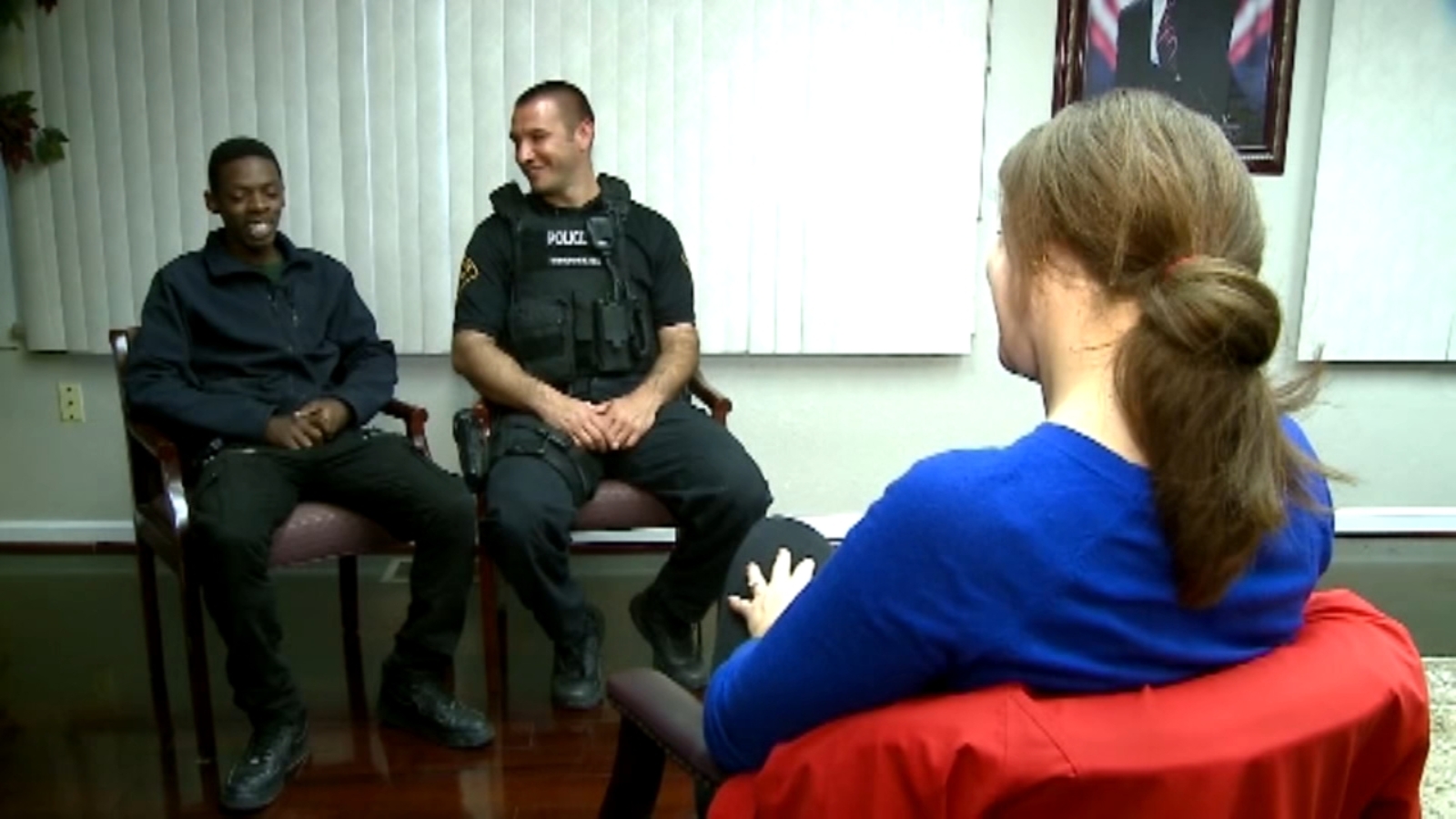 Illinois police officer helps teenager land a job - 6abc Philadelphia