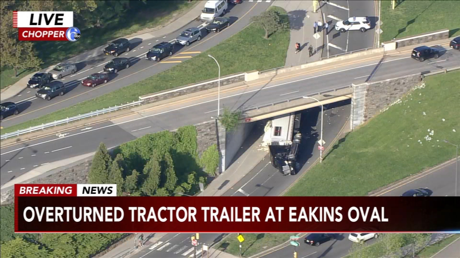 Tractor-trailer overturns near Philadelphia Art Museum - 6abc Philadelphia