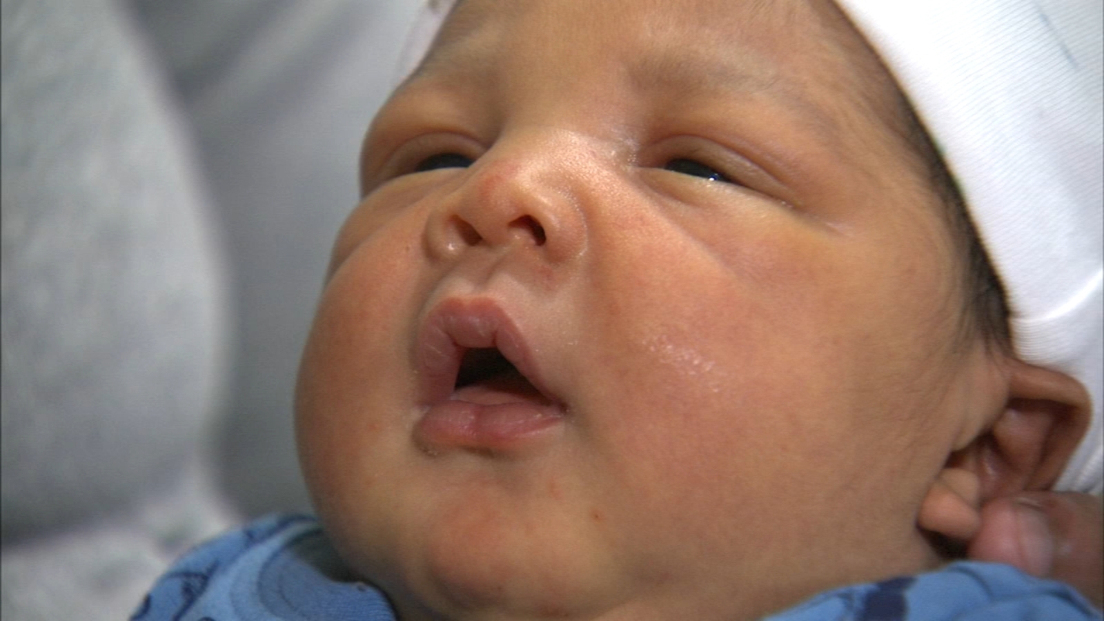 Troopers help deliver baby boy on shoulder of I-57 - ABC7 Chicago