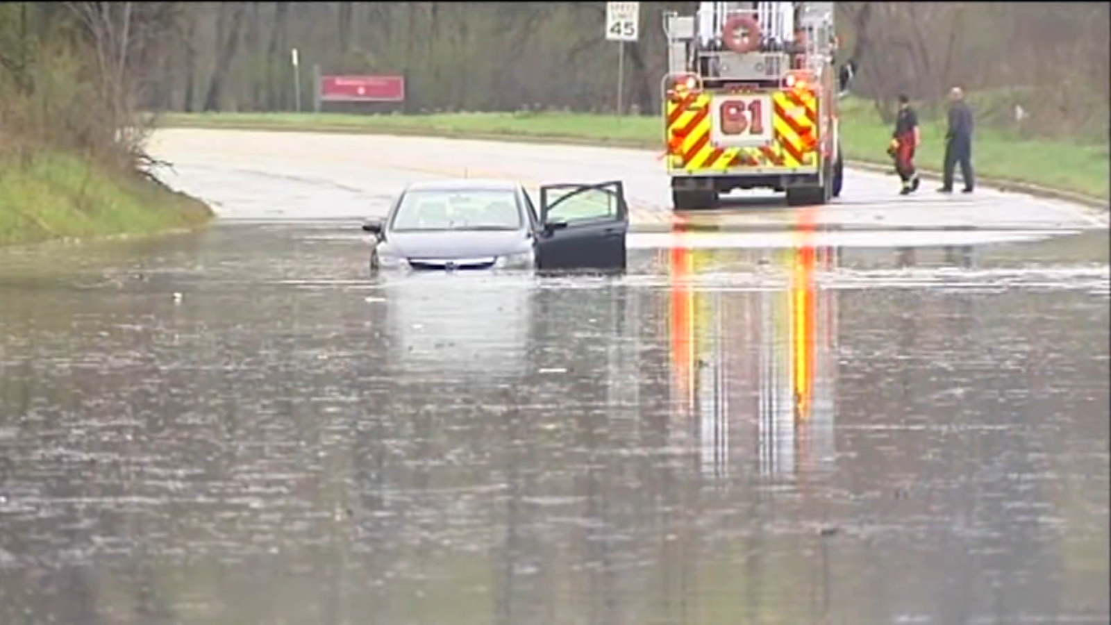 Chicago Weather: Heavy rain causes flooding in city, suburbs as rivers ...