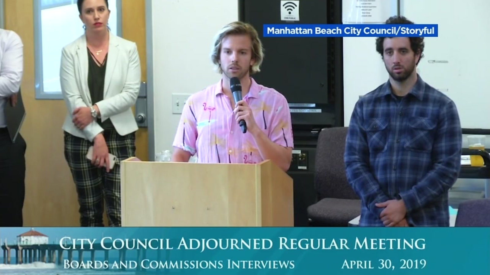 2 Britney Spears fans make 'Toxic' request at Manhattan Beach city ...