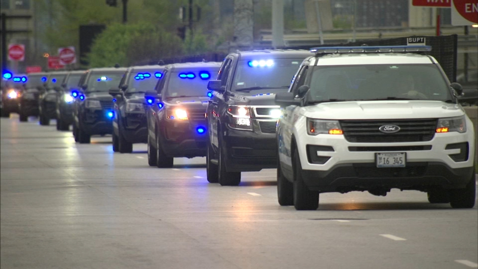 Chicago area police honor CPD Commander Paul Bauer, Officer Samuel ...