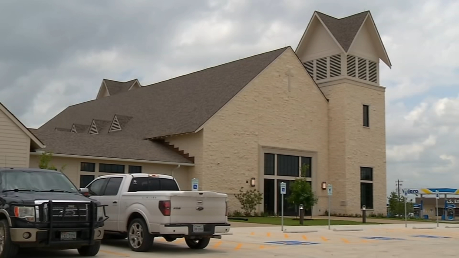 Sutherland Springs church dedicates worship center to 26 members killed ...
