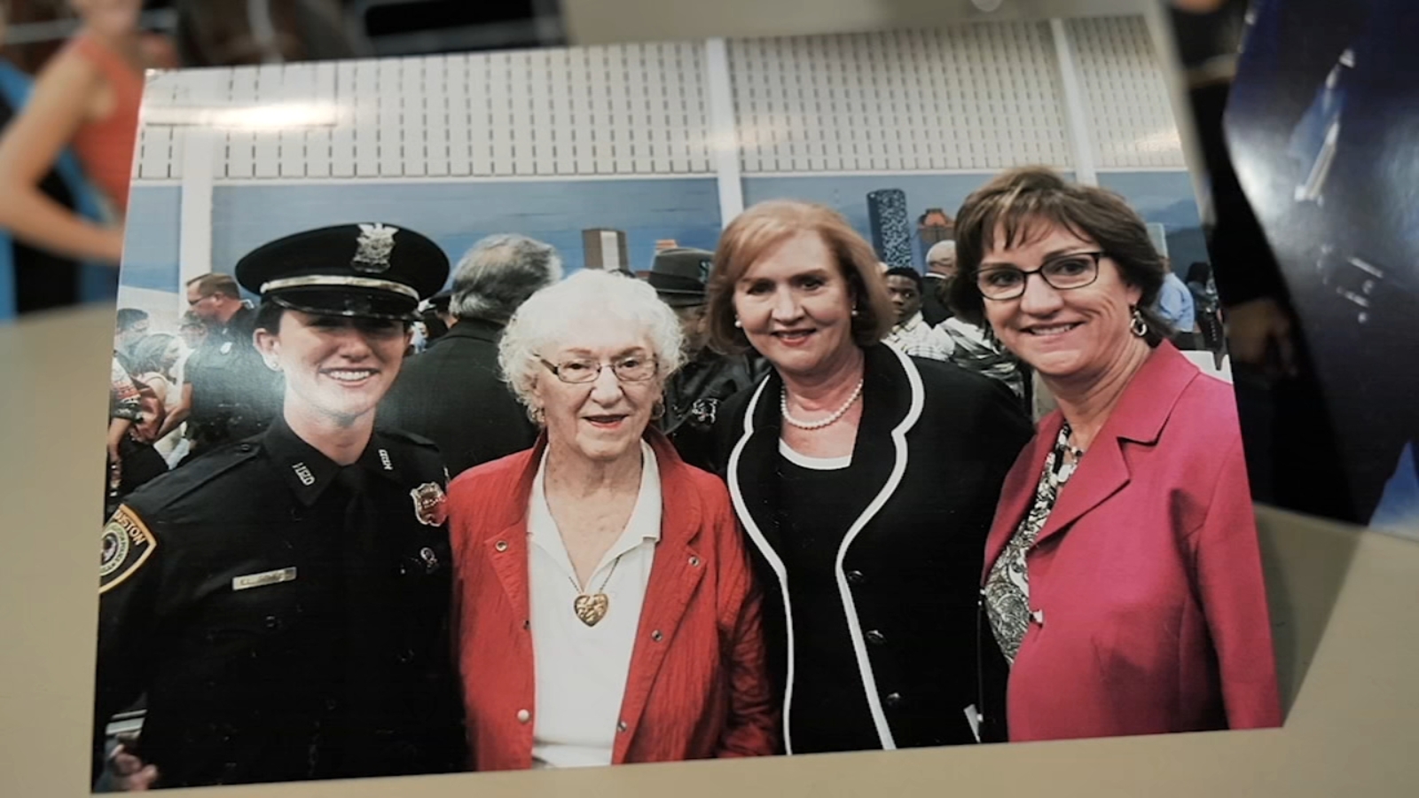 Family has 3 generations of female Houston Police officers - ABC13 Houston