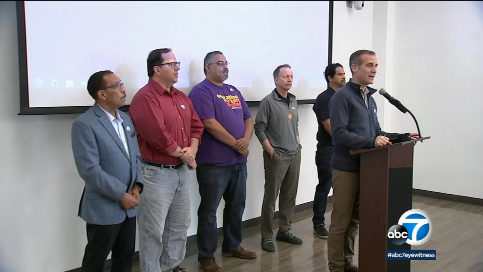 Mayor Eric Garcetti Pushes Voters To Approve Measure Ee Abc7 Los Angeles