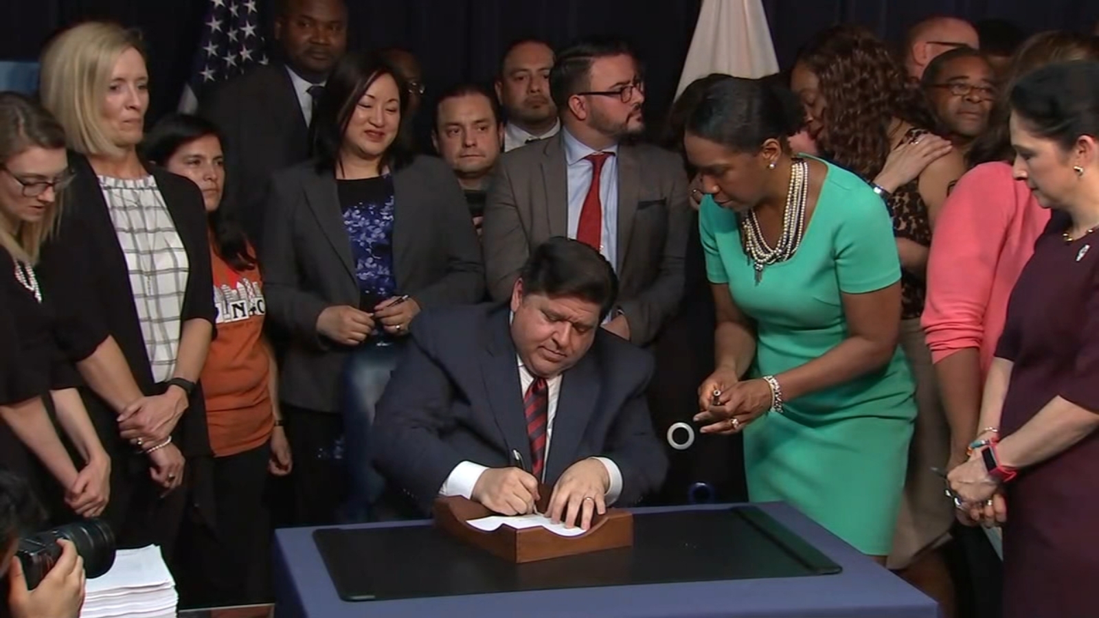 Governor JB Pritzker signs Illinois budget into law - ABC7 Chicago