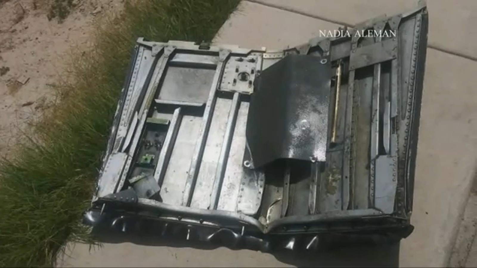 Airplane door falls from sky in Las Vegas, damaging apartment, car ...
