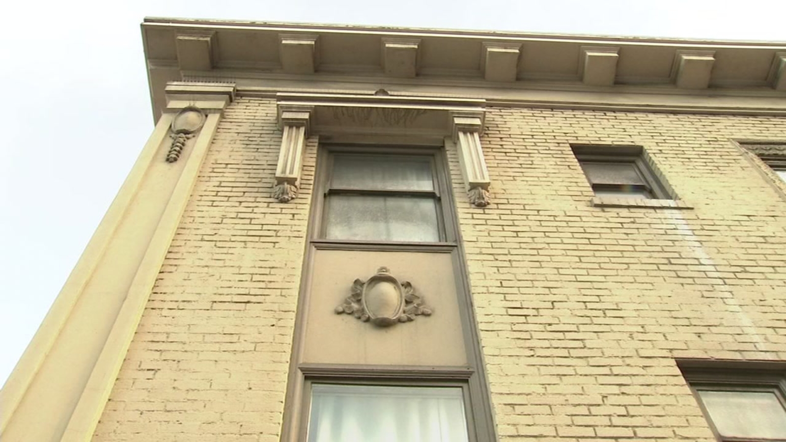 4-year-old in hospital after fall from San Francisco third story window ...