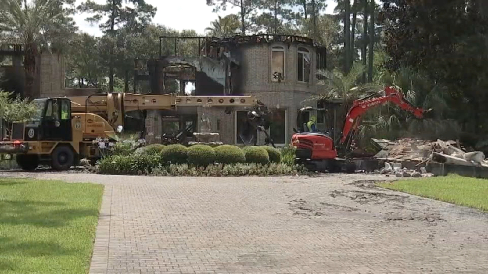 $2M mansion fire under investigation in The Woodlands - ABC13 Houston