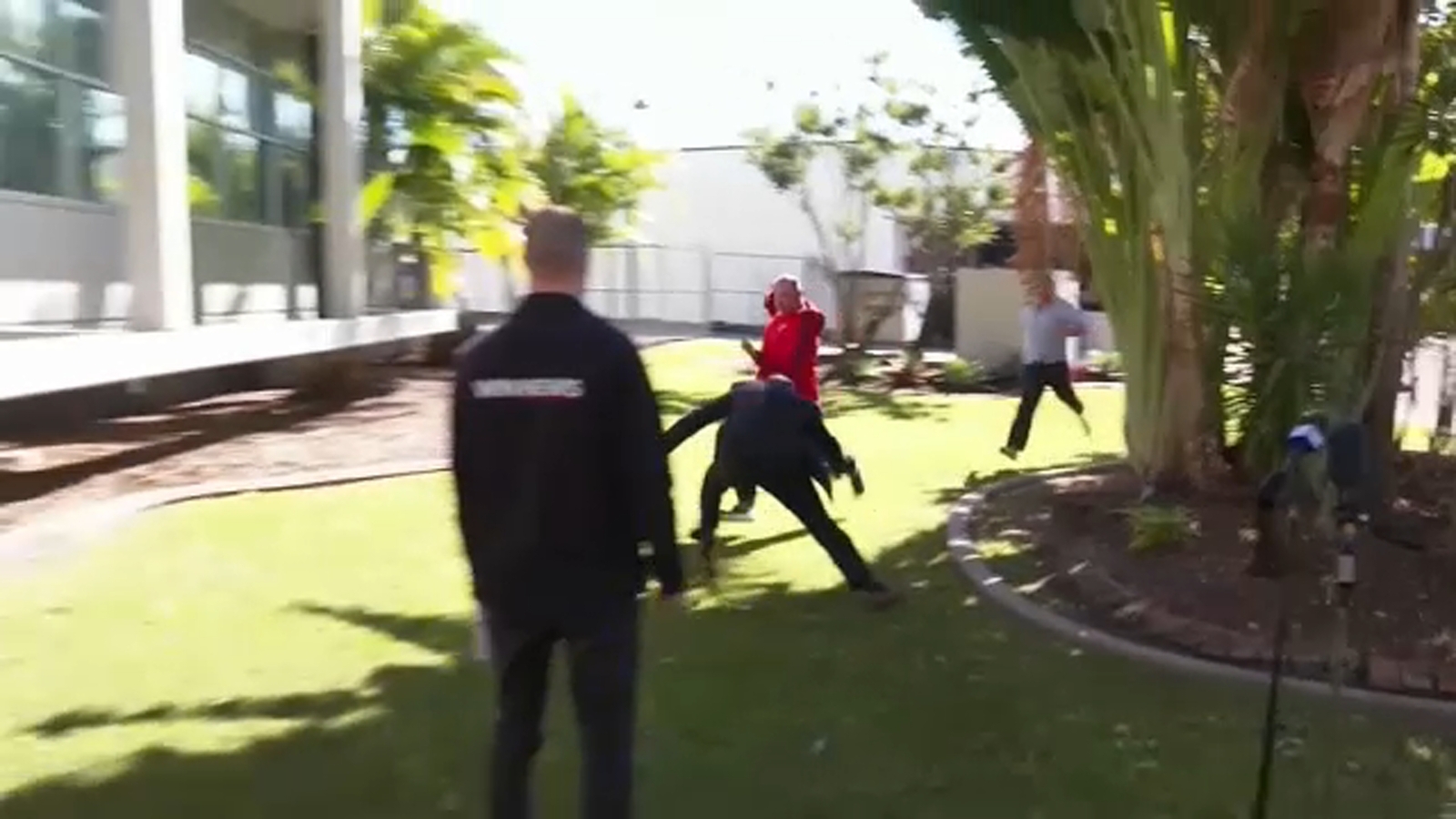 VIDEO: Australian detective interrupts own news conference, tackles ...
