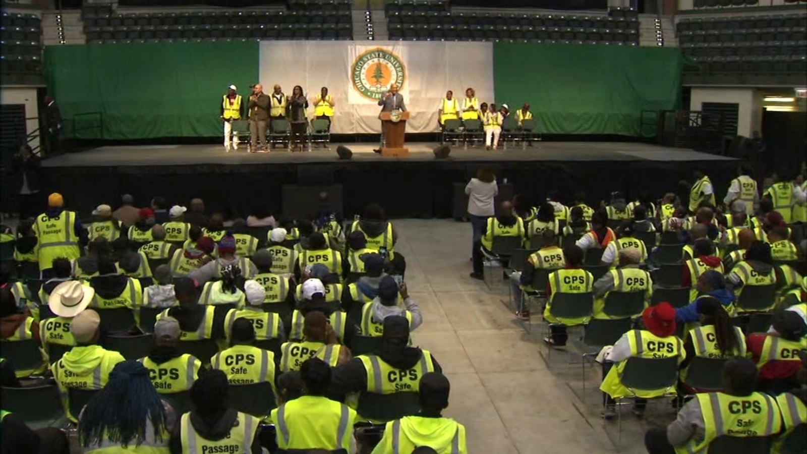 Mayor Lori Lightfoot, CPS celebrate end of school year with rally for ...